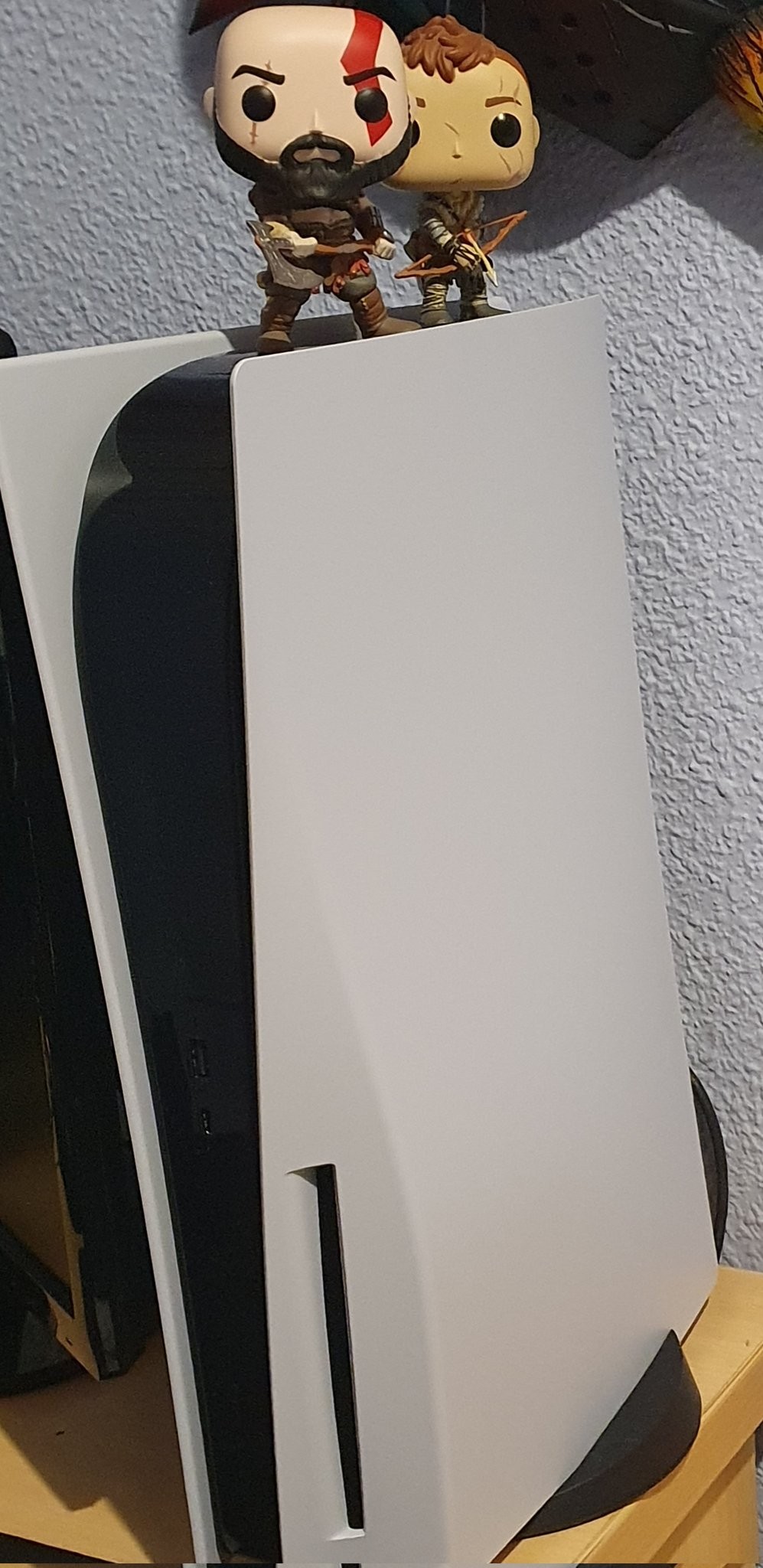 喜提PS5！《战神》阿特柔斯配音演员晒图：玩得很爽 - 游民星空的动态 - TapTap