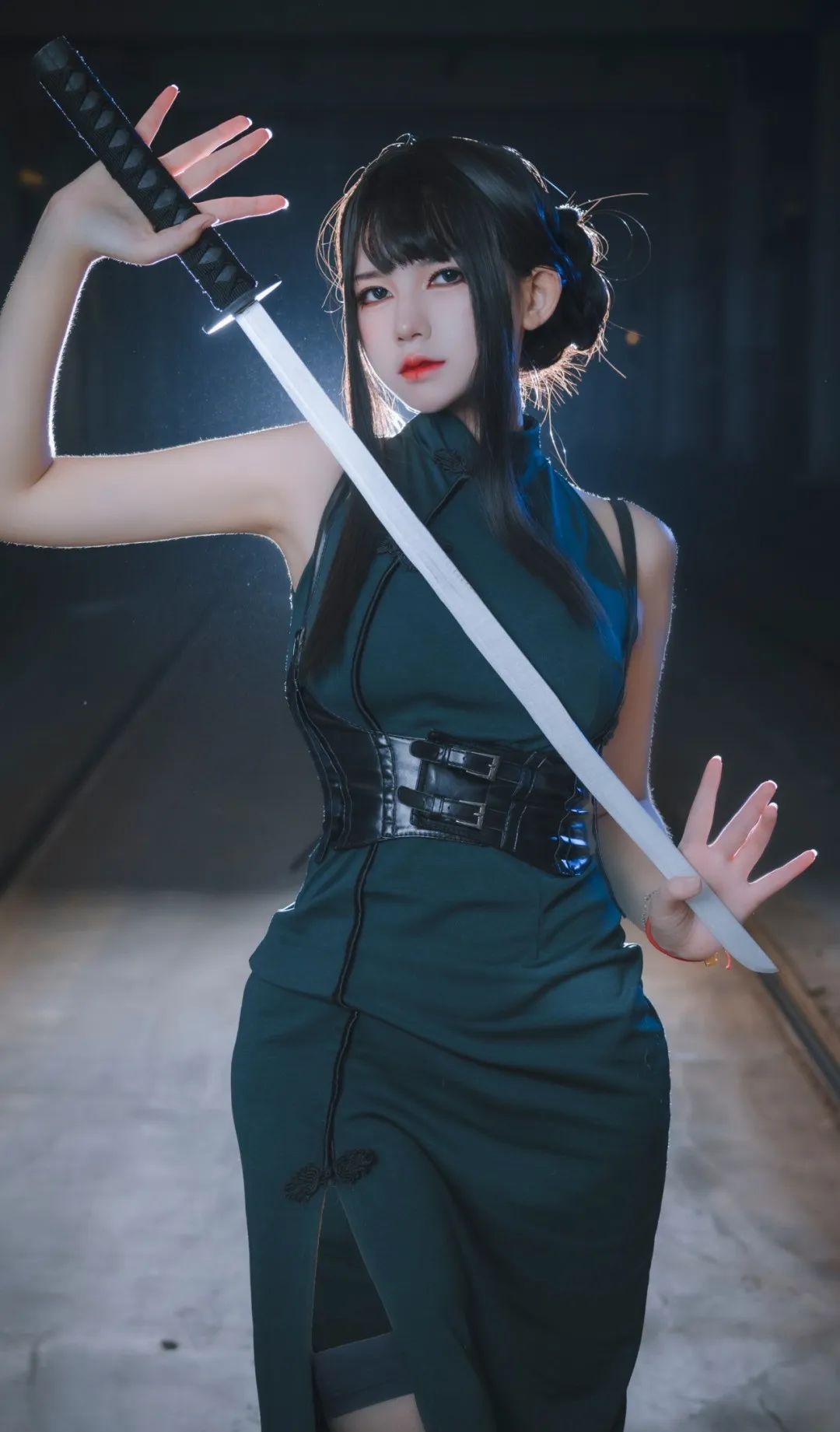 cos：暗黑系女猎人，漂亮而又冷酷 - 咕咚的动态 - TapTap