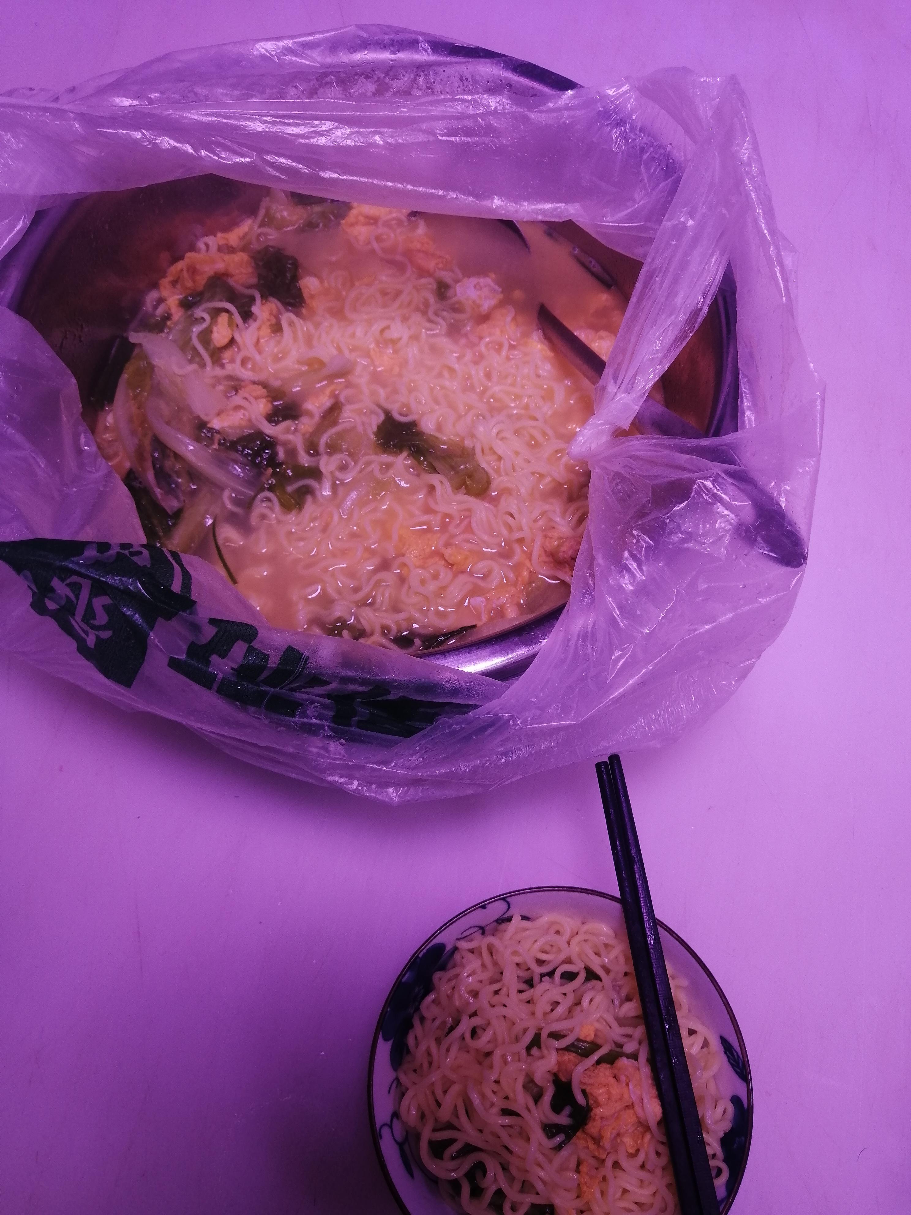 深圳打工第八天，今天... - Sunlit的动态 - TapTap