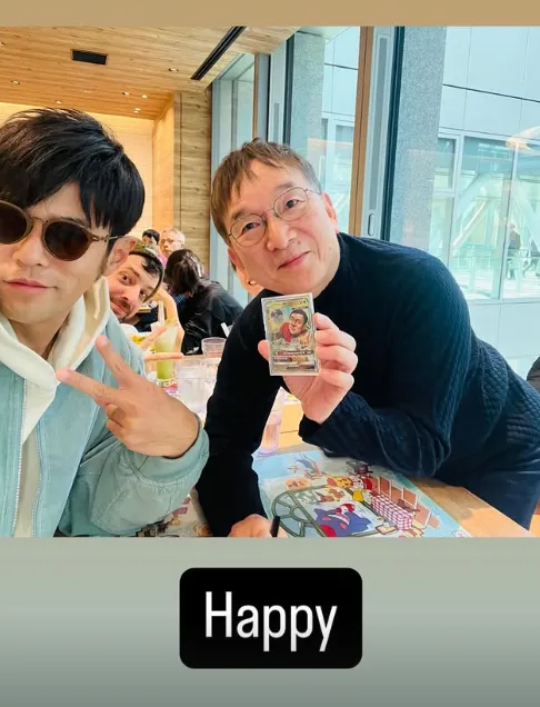 周杰伦入坑宝可梦卡牌，CEO直接送签名卡片 - 大臣ly觐见的动态 - TapTap